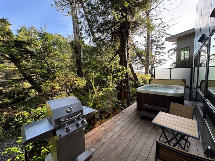 Beachside Studio With Hottub - Ucluelet