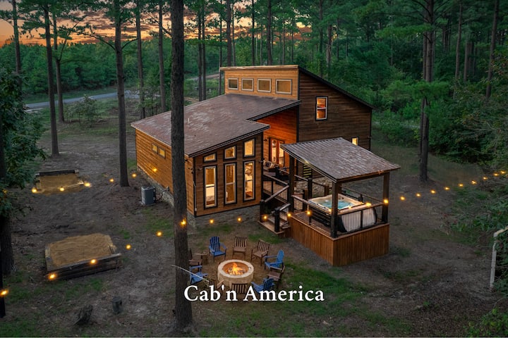 Giant Jenga/ Hot Tub/ Fire Pit/ Horseshoes/ Pets - Broken Bow, OK