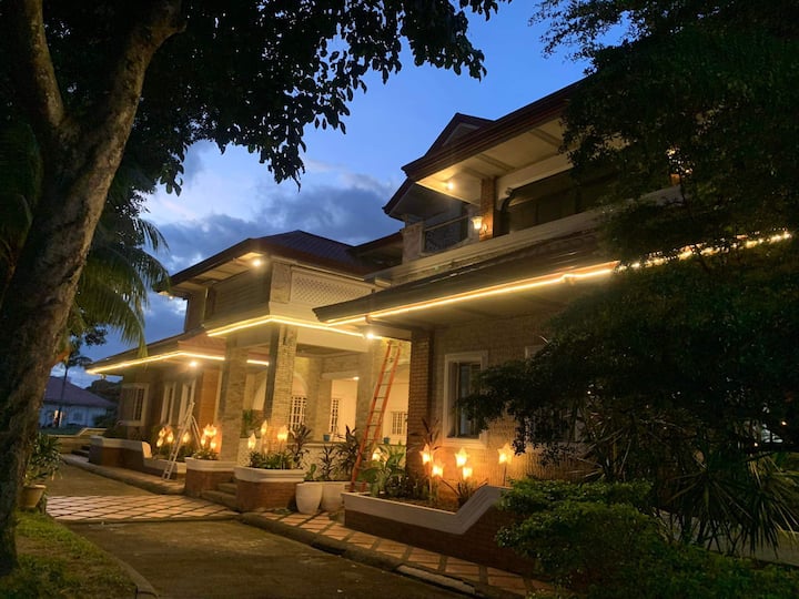 Big Family House! Up To 27 Pax, Non-smoking, Pool - San Rafael