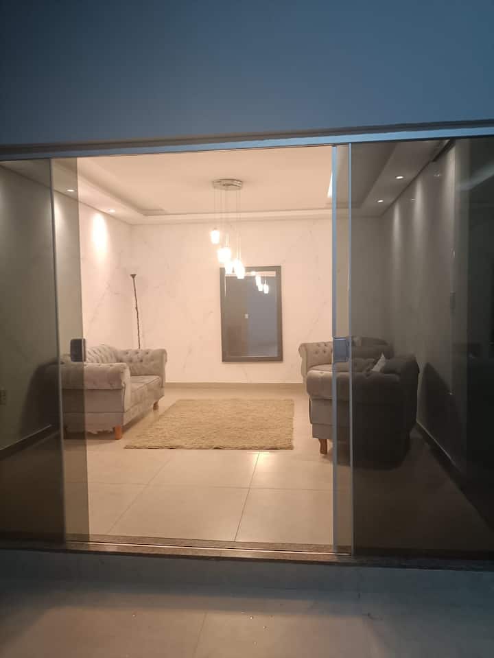 Casa Grande/ Condominio Fechado. - Campo Grande