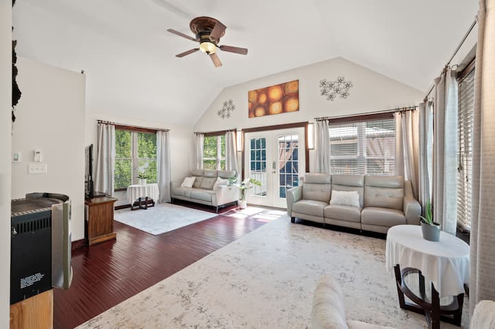 Warm Floor  Fenced  Garden Haven - Middletown, CT