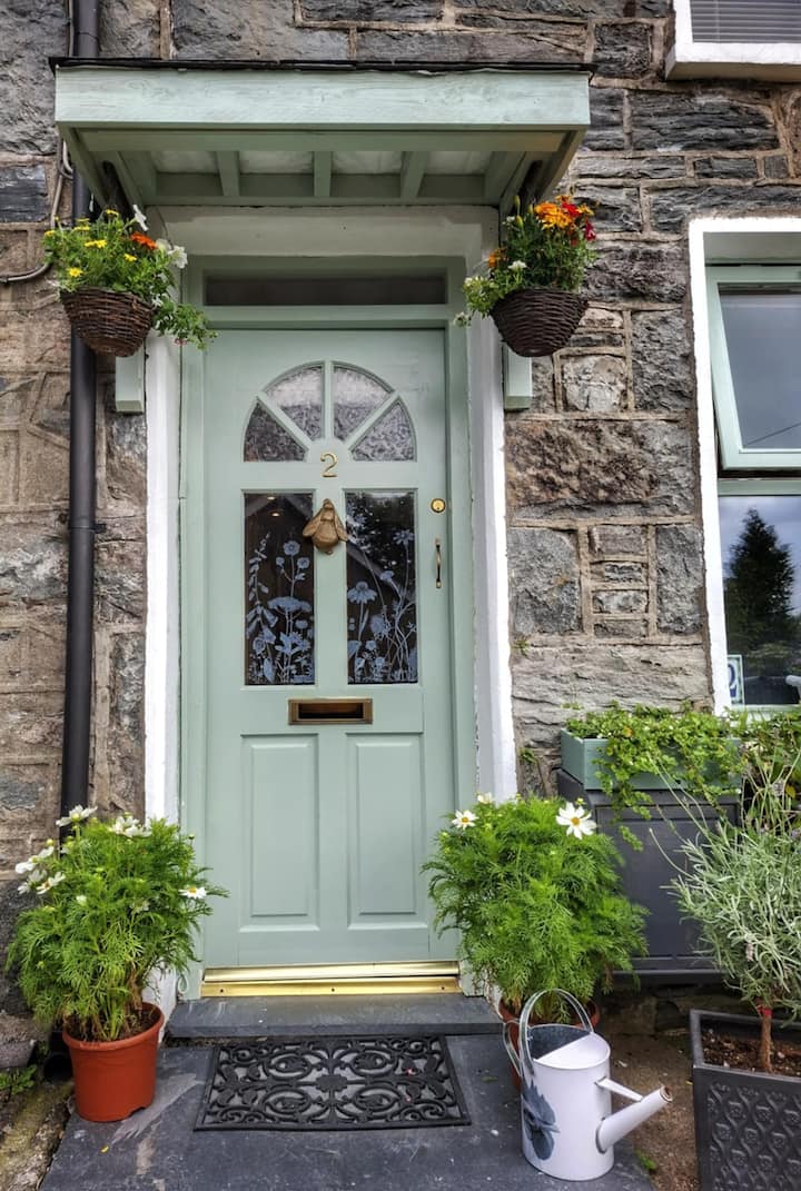 Waterfall Retreat - Blaenau Ffestiniog