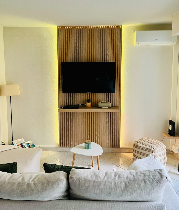 T2 Avec Terrasse, Parking, Proche Plage Et Centre - Sainte-Maxime