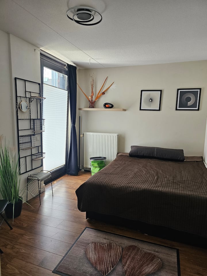 Denhaus: ’T Nestje - Delft