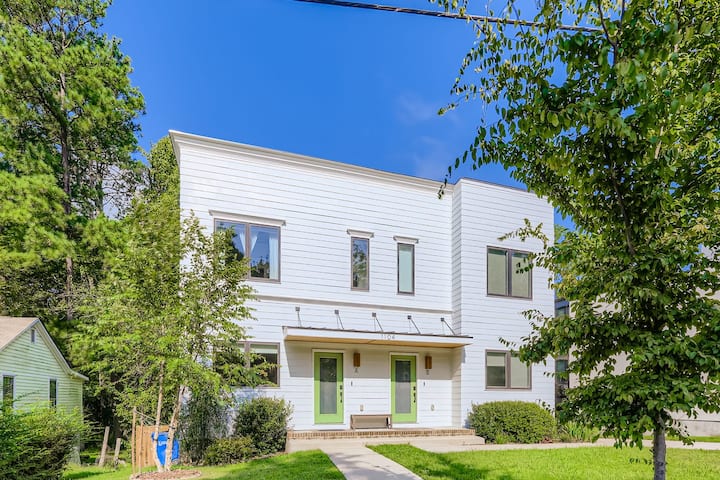 Modern 2br Near Tobacco Trail W/ Rooftop Deck - Durham, NC