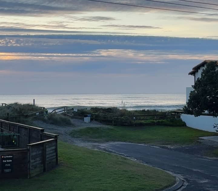 Bach On Broadway - Waihi Beach