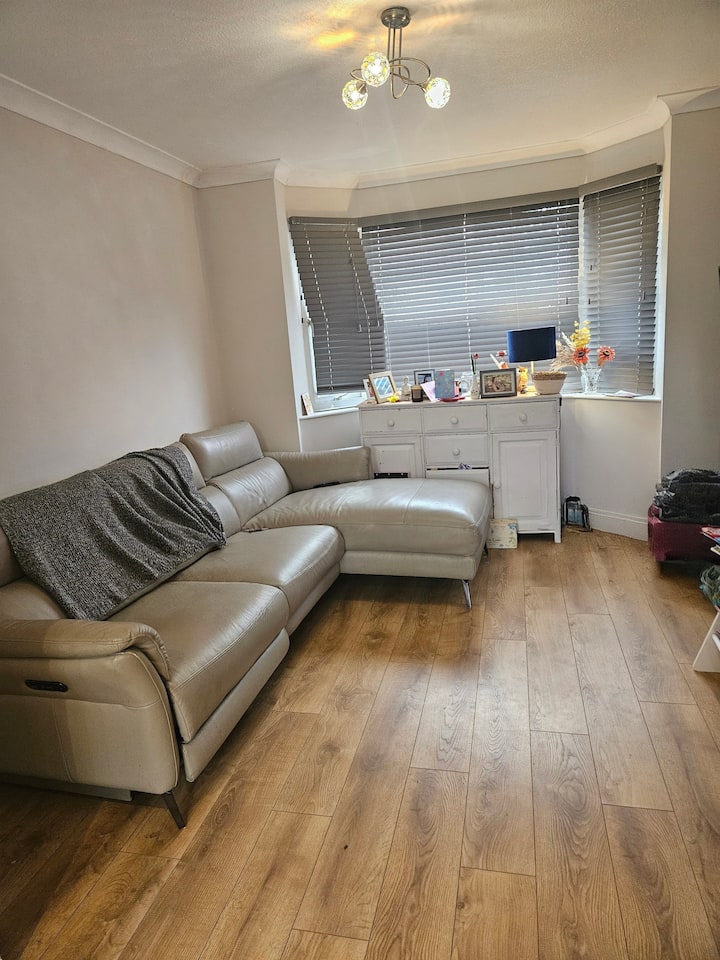 3 Bedroom Family Home - Rugby