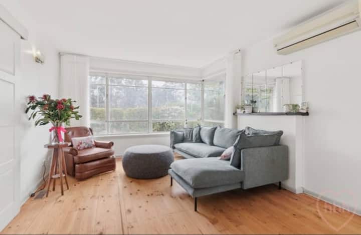 Garden House Free Parking. 5 Mins To Cbd - Canberra