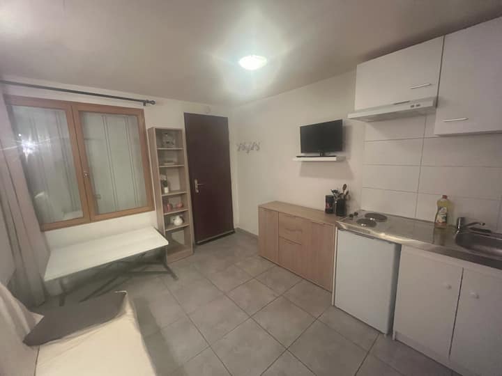 Studio Avec Parking Sécurisé - Aube