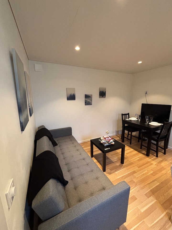 Nybyggt Modernt Gästhus I Lugnt Villaområde - Huddinge