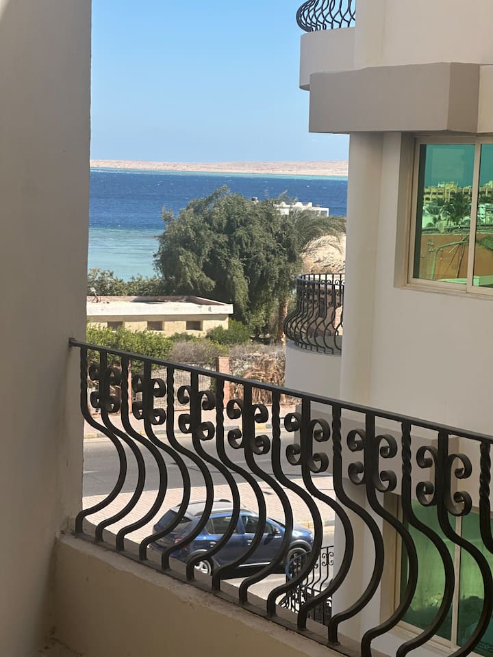 Bright Sea View Apartment-2br - Hurghada