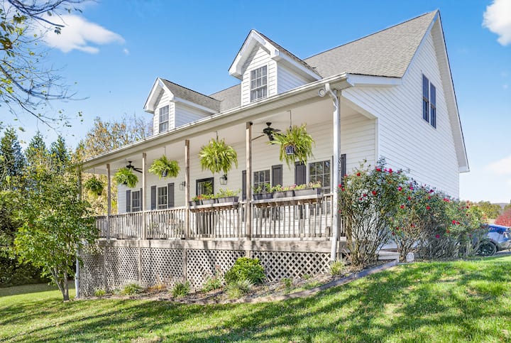 Cozy Work & Family Retreat | Ev Charger + Peloton - Blue Ridge, VA