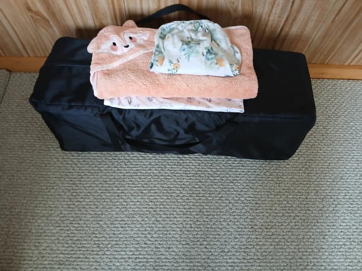 Quiet & Cozy Cabin: Wood Fire Escape - Strahan