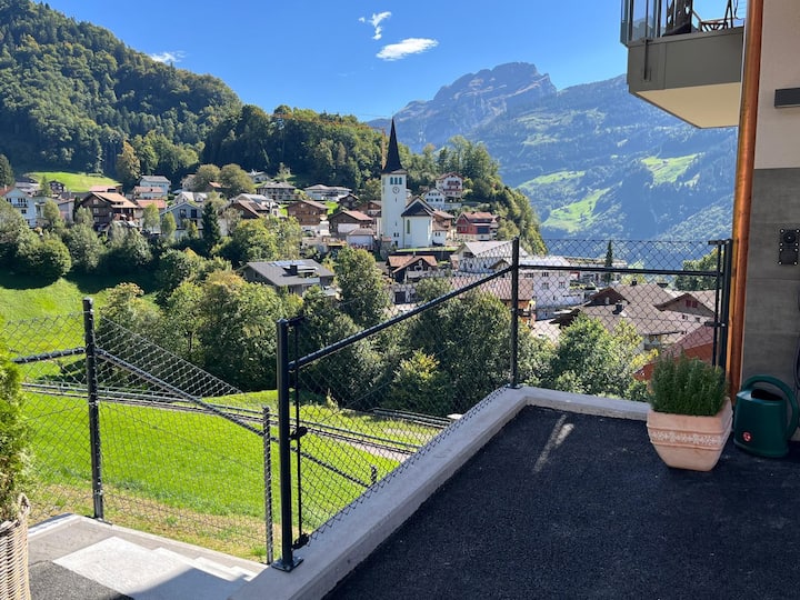 Gartenwohnung Im Bergdorf Mit 180grad Alpenblick - Stoos