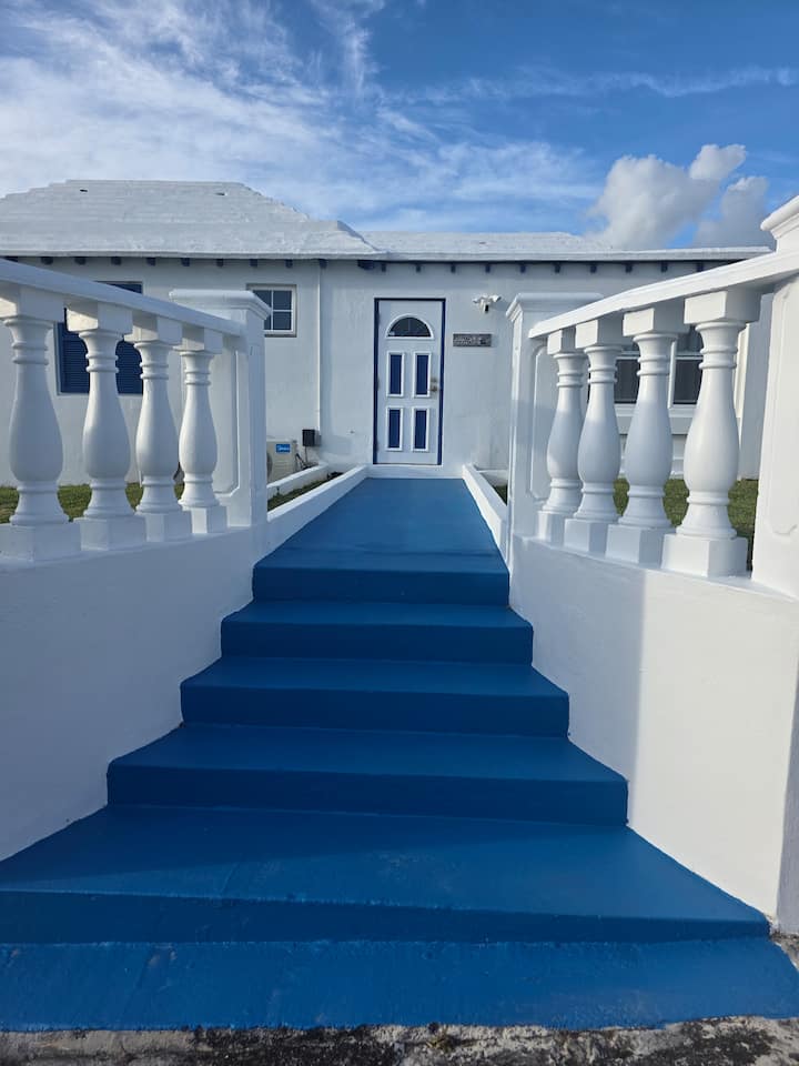 Oceanview Cottage With Private Pool - Bermuda