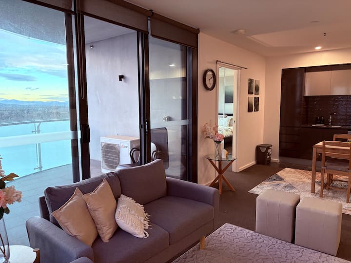 16th-floor Escape | City Views + Resort Facilities - Canberra