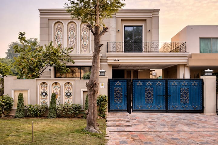 4 Bed House In Dha Ph4 – Stylish, Safe & Spacious - Lahore