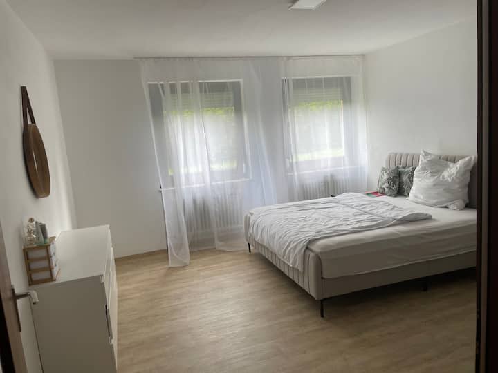 Helle Wohnung Mit Terrasse - Bayreuth