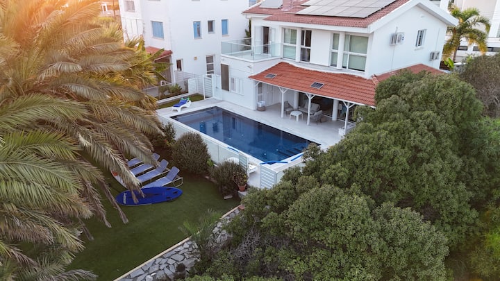 Seaside Serenity Pervolia - Larnaca