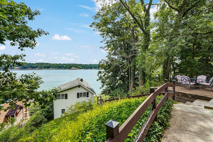 Bayshorebeauty Waterfront Escape - Rochester, NY