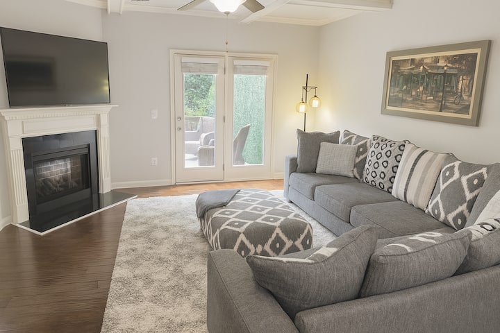Welcome To Your Townhome Retreat - Snellville, GA