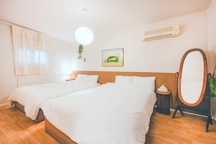 서울 신촌 신혼부부의 집 독채/홍대입구 9분/동대문/연세대/이화여대/예쁜 마을 - South Korea