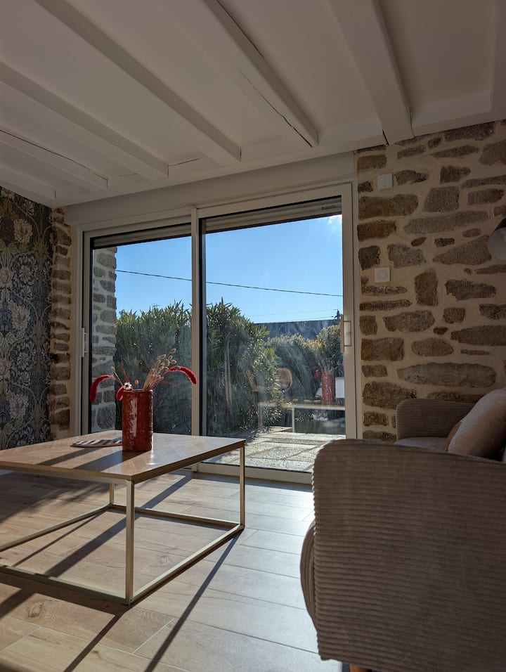 Logement Indépendant Dans Une Longère Bretonne. - Île d'Arz