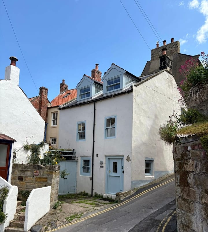 Ardbank Cottage | Coastal Escape - Staithes
