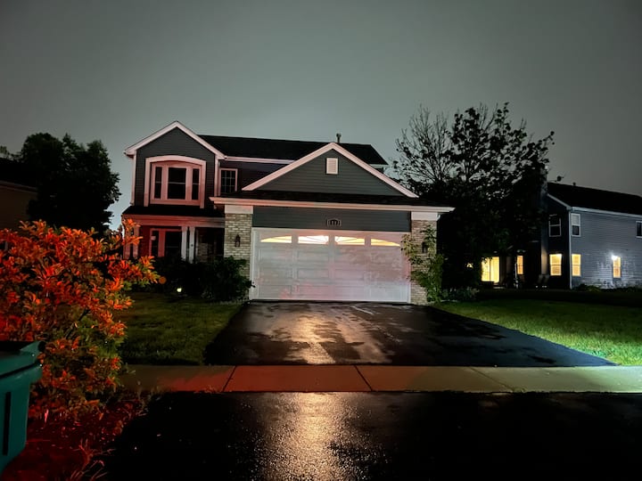 Whole House - 10 Mins From Six Flags - Gurnee Mill - Grays Lake, IL