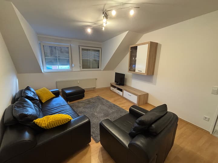 Gemütliche Dachgeschosswohnung Mit 2 Schlafzimmern - Erkelenz