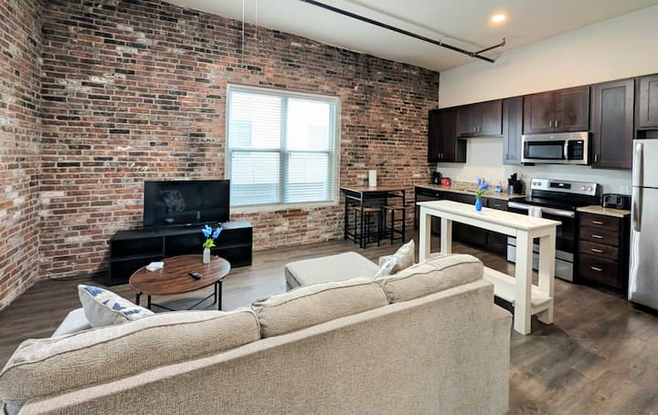 Savvy Queen Studio –Close To Slu/barnes (204) - Saint-Louis, MO