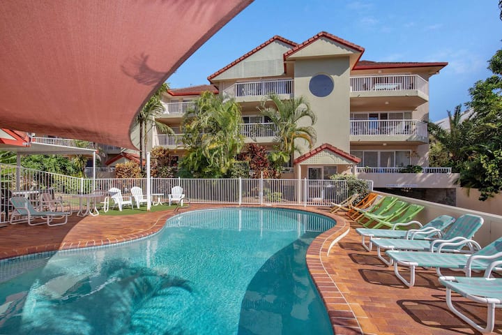Family Beach Retreat - Broadbeach