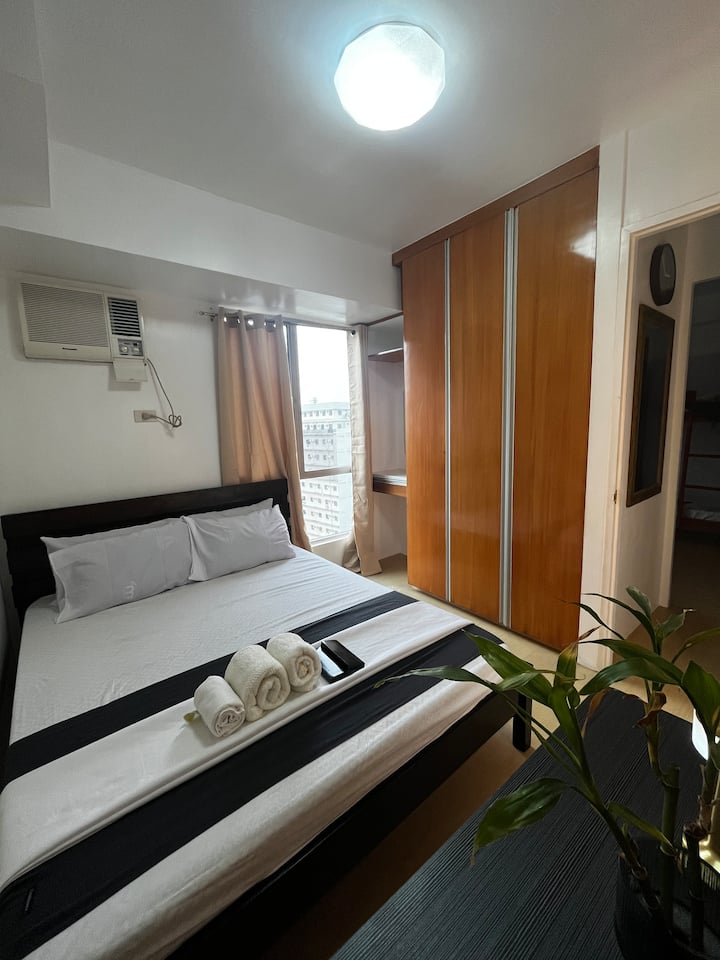 2 Bedroom |5 Beds| 4-8 Pax | Pool Access | It Park - Cebu City