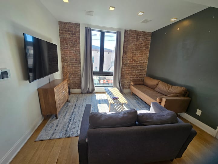Sunny, Beautiful 2 Br Flat - Jersey City, NJ