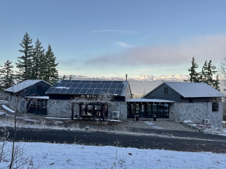 Aia-honored Modern Retreat | Cozy & Modern - Cle Elum, WA