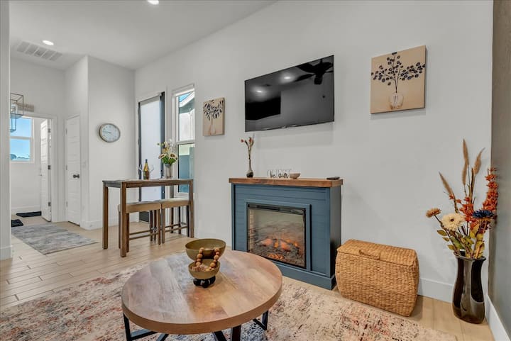 Peaceful Casita Private Entrance No Clean Fee - Hanford, CA