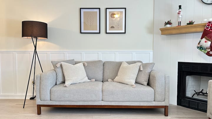 Entirely Remodeled Townhouse – Excellent Location - Jacksonville, FL