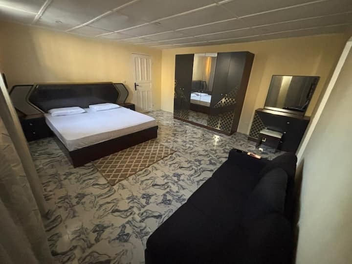 Belda’s Stay-cozy 1br Apt | Wi-fi, Ac & Kitchen - Liberia