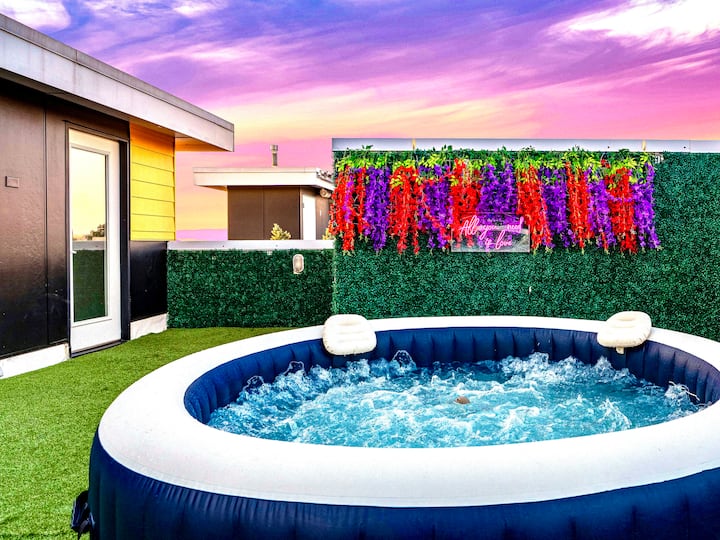 Hot Tub | Arcade | Games | Outdoor Theatre - Highland Park, TX