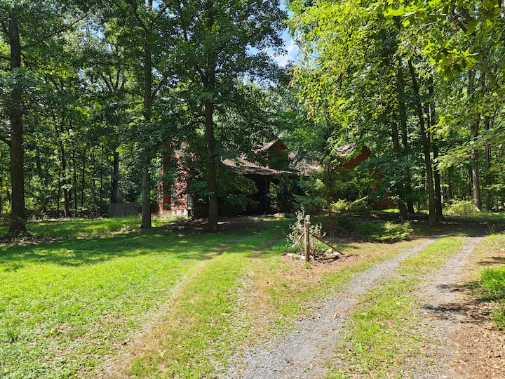 Frostwood Lodge • Year-round Forest Escape - Greenbrier State Park, Boonsboro