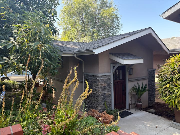 Cozy Guesthouse Up In The Hills - Arcadia
