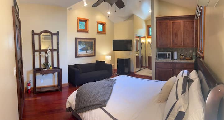 Cozy Guesthouse Up In The Hills - Azusa, CA