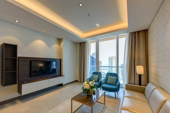 Luxury 2br | Top Floor, Stunning City & Seaview - Bahrain