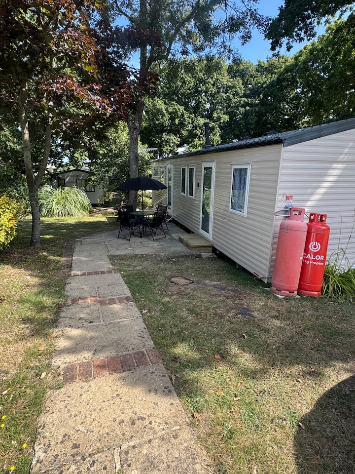 Stylish Modern Caravan Stay - Hampshire