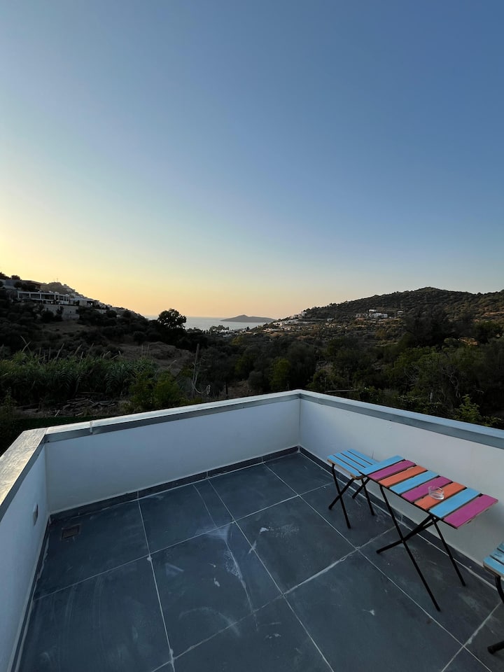 Bodrum'da Deniz Manzaralı Tiny House - Yalıkavak