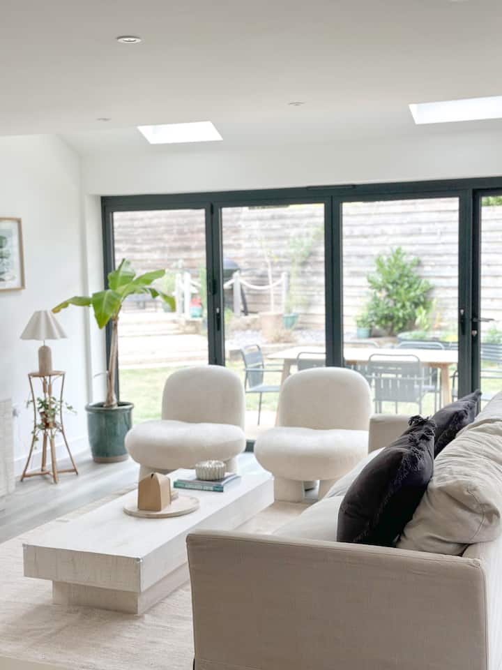 Modern Beach House • Walk To Sea - Poole