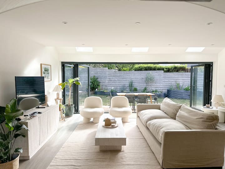 Modern Beach House • Walk To Sea - Poole