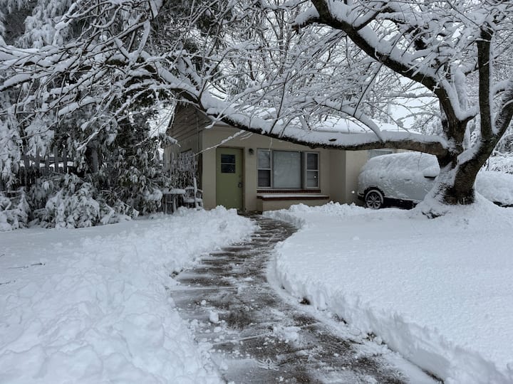 Grandpop's Cottage - 1br In The Burbs Of Philly - Upper Darby, PA