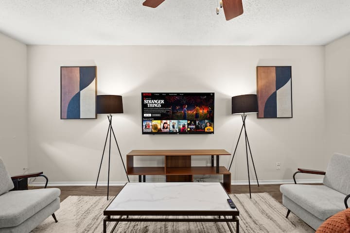 Holiday Escape ~ Austin King Suite Near Downtown - Austin