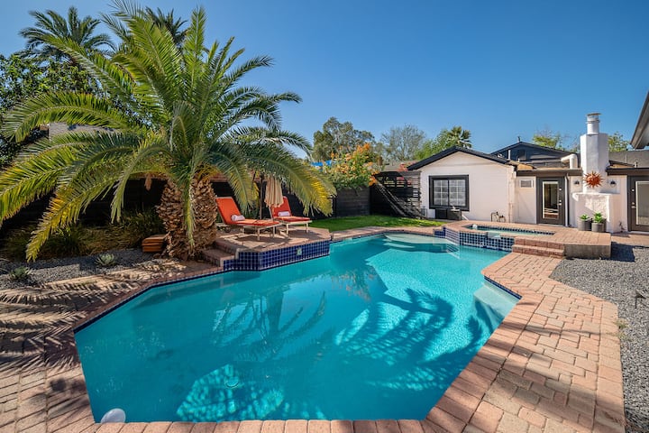 *New* Palm Haven Central Phoenix Getaway - Phoenix, AZ